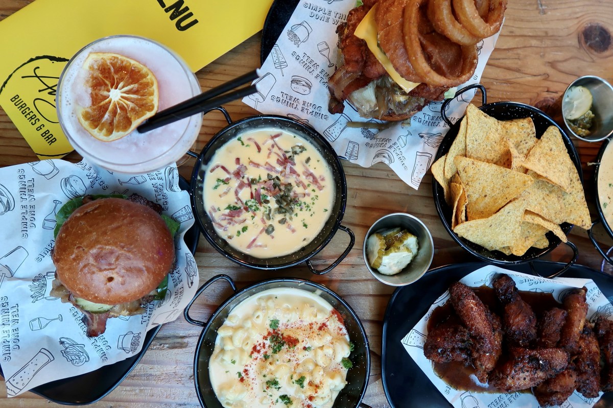 Andy’s Burgers & Bar: Tasty Burgers, Epic Cocktails, and Robot Service ...